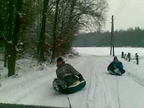 Mit Schlitten am Auto - Alpengaudi - YouTube