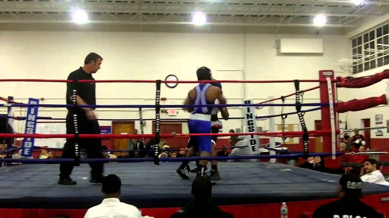 2011 Regional Silver Gloves Mark Reyes vs. Demetrius Martin - YouTube
