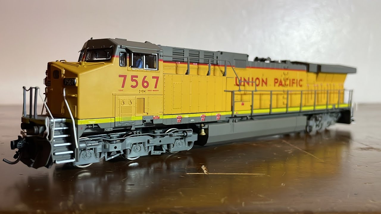 UP GE AC6000 (Broadway Limited) Review - YouTube