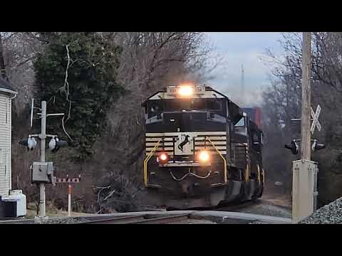 NS 1134 Leads NS 9969 NS 4832 on NS 25A Passing Through in Boyce VA - YouTube
