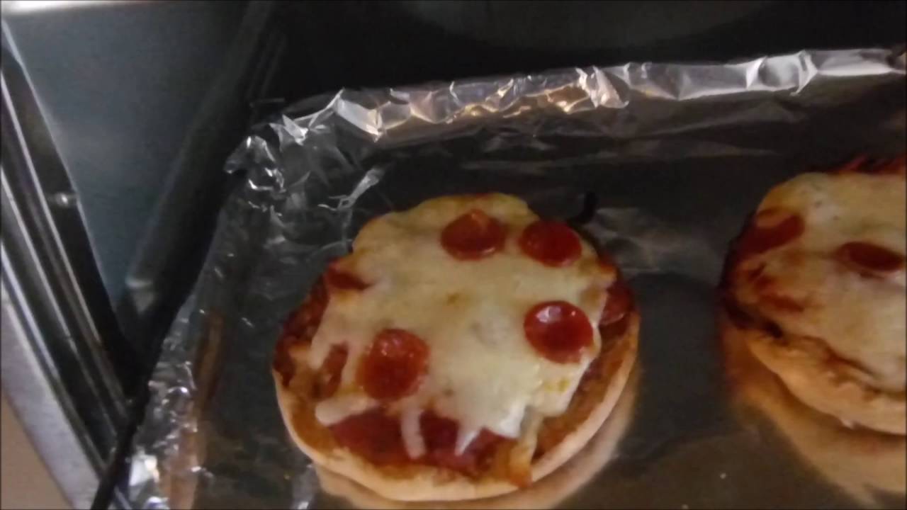 How to make English Muffin pizzas - YouTube