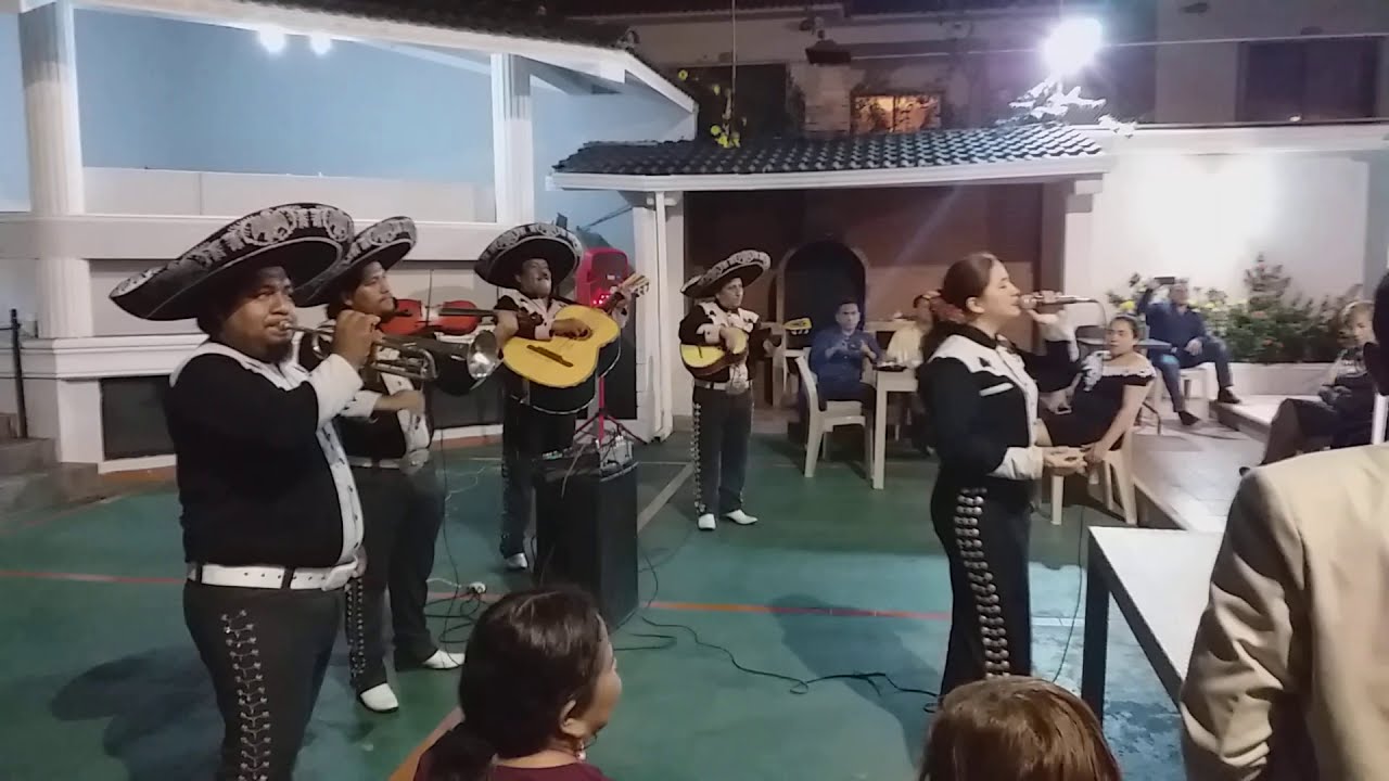 MARIACHI GALLO DE ORO....0999 888 111 - YouTube