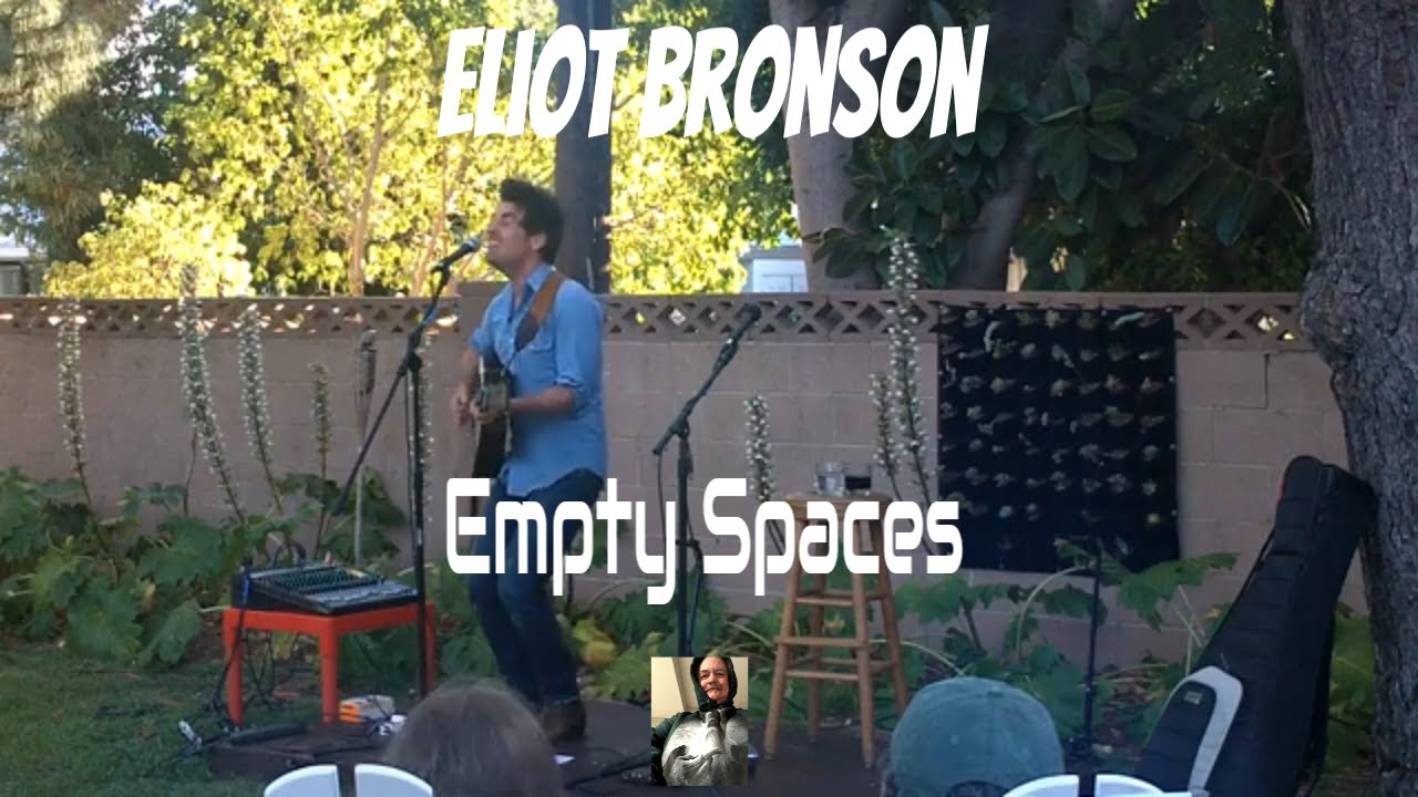 Eliot Bronson performs Empty Spaces at Yellow Door House Concerts 06-11-22 - YouTube