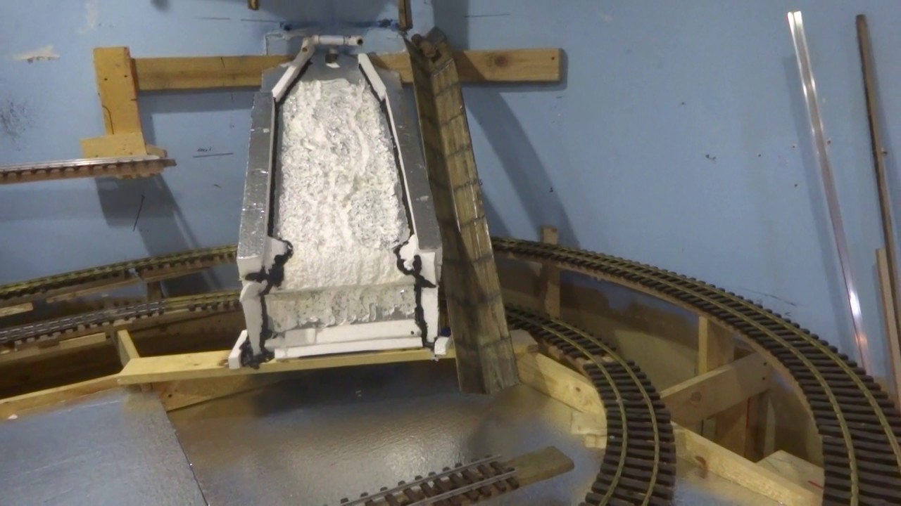 Real Water in the UB Railroad waterfall - YouTube