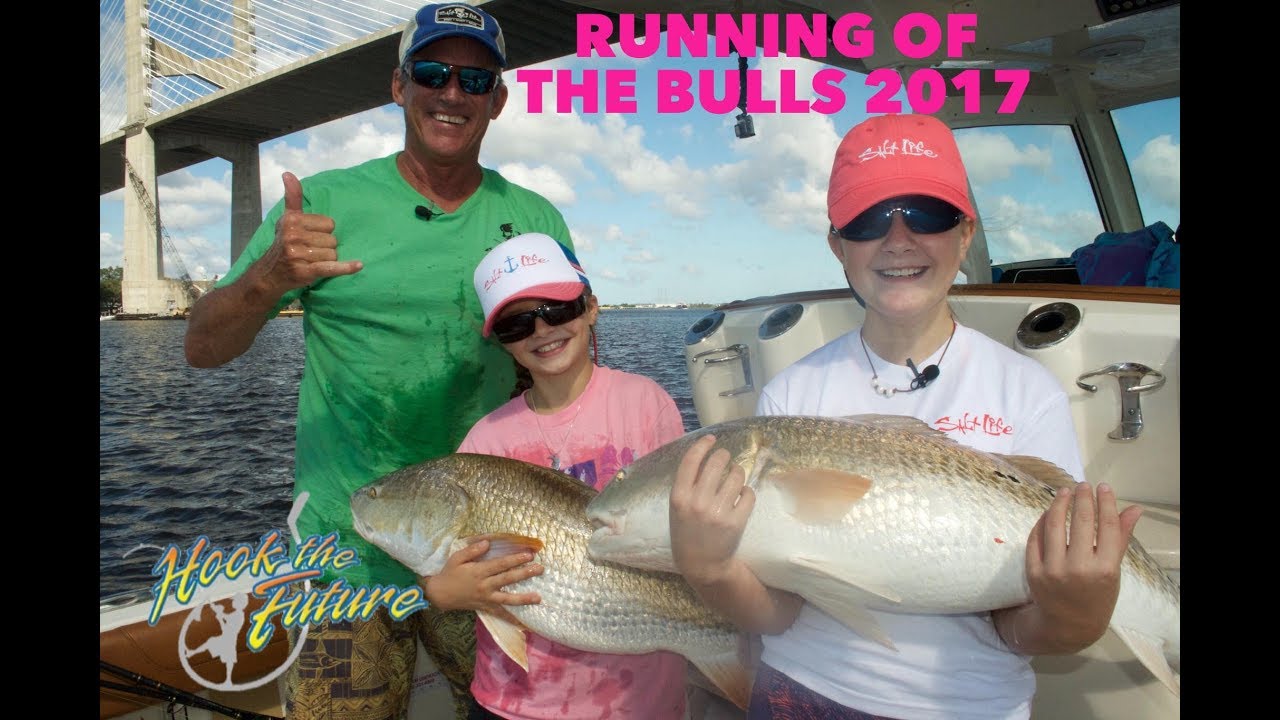 Fishing for giant bull redfish in Northeastern Florida - YouTube