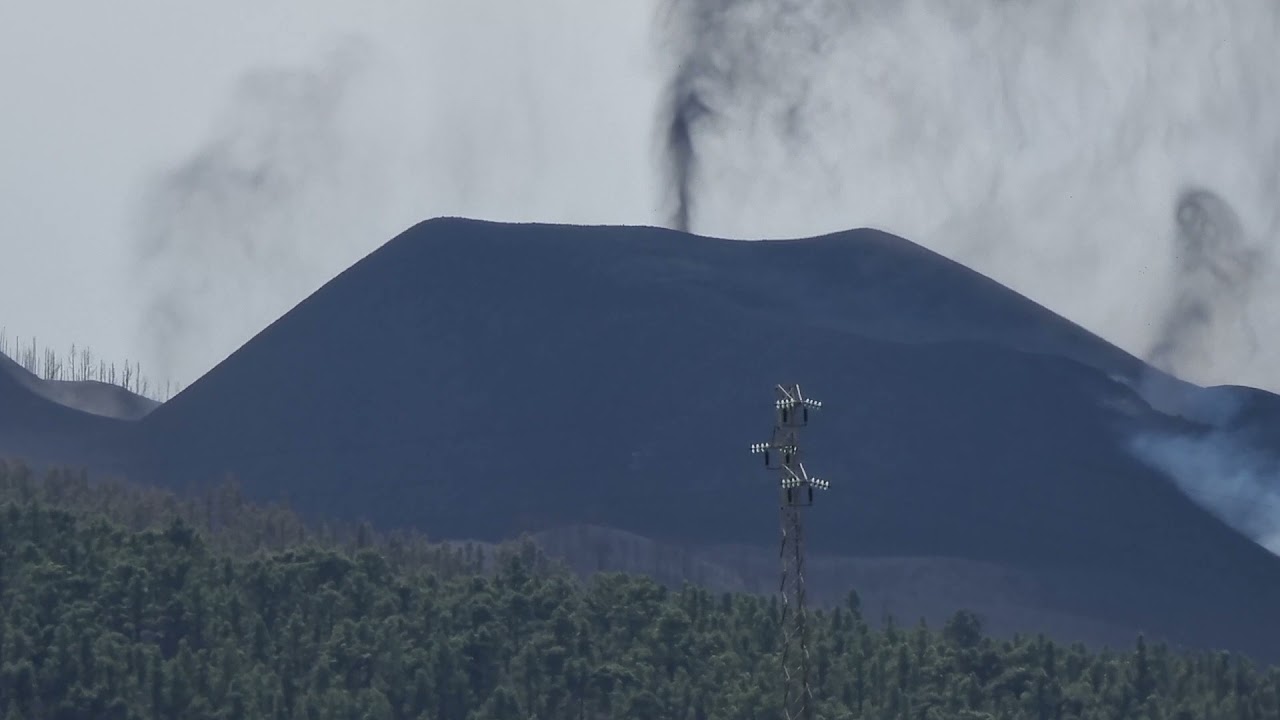 Volcano slows down in daytime. Earthquakes signal magma movements ...