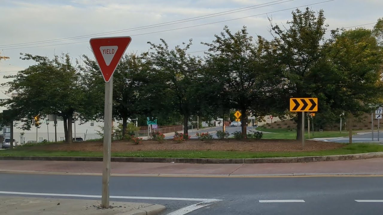 Circle/Roundabout Downtown Brunswick, Maryland - YouTube