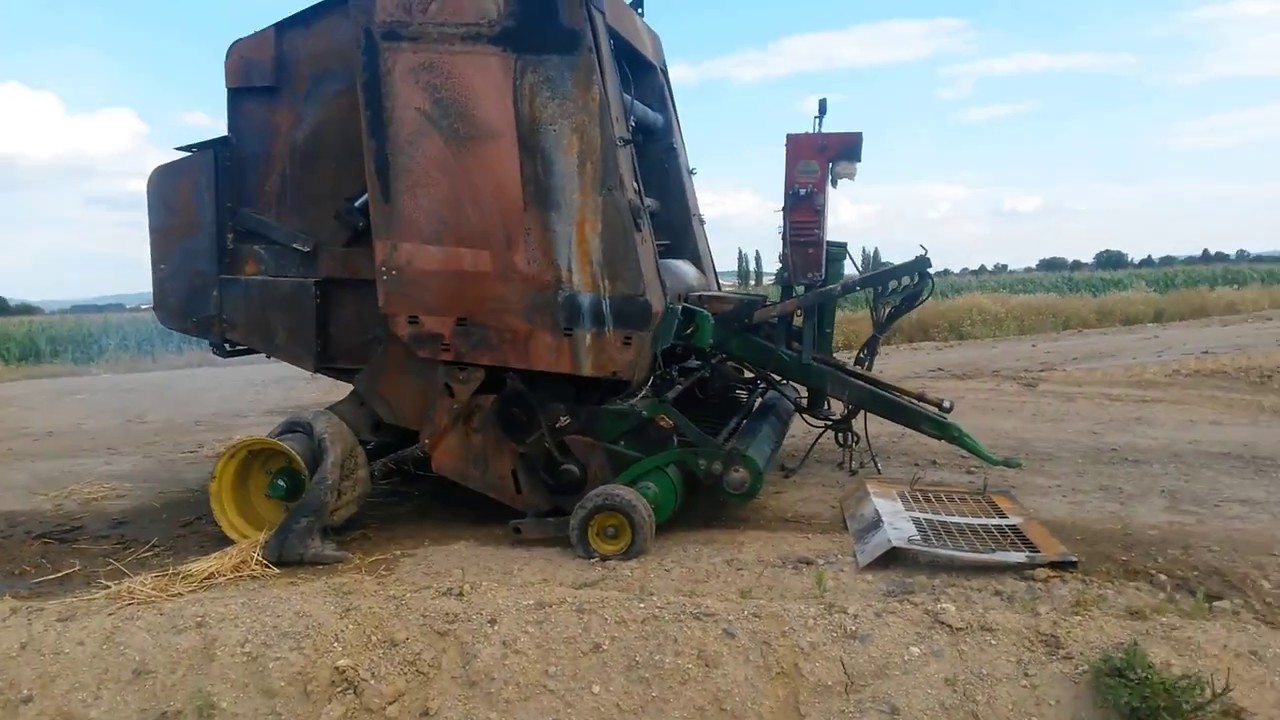 John Dere baler destroyed by fire-Harvest 2017 - YouTube