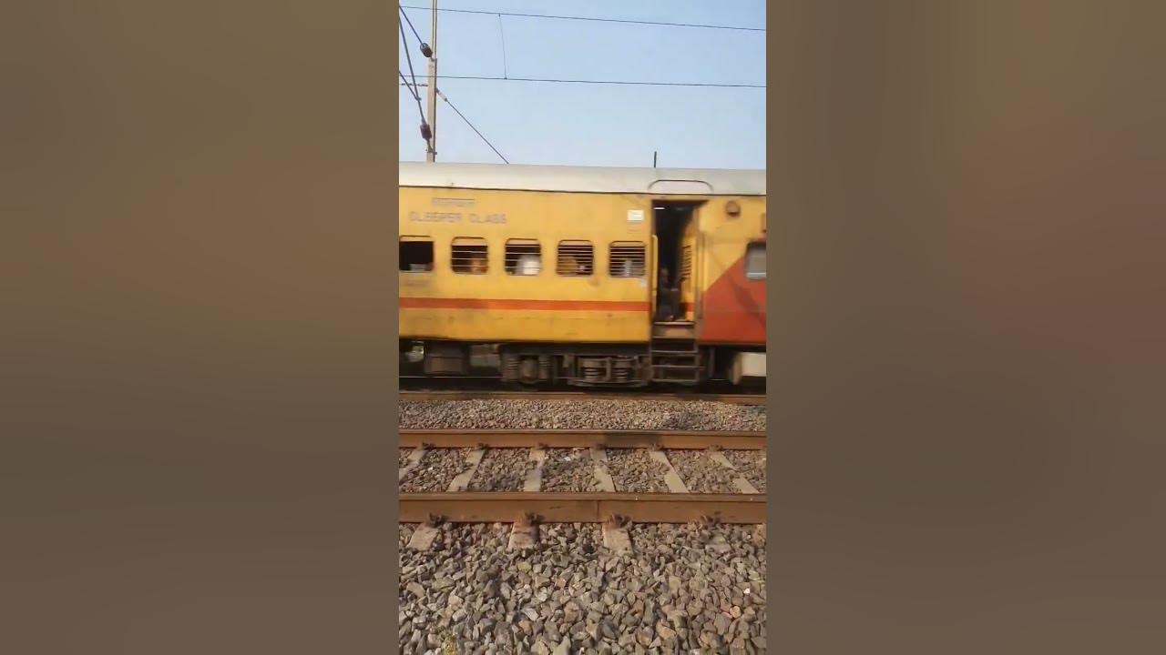 13009-doon-express-high-speed-110-km-indiantrains-train