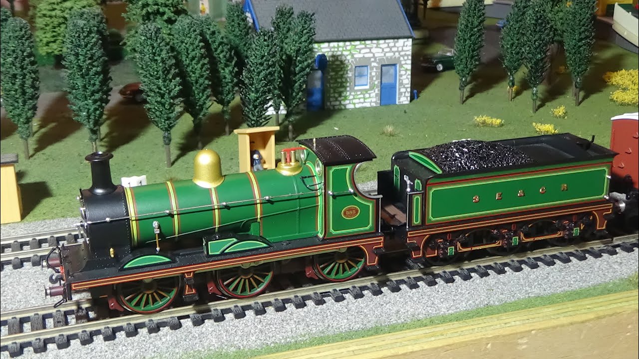 Bachmann Branchline's OO SE&CR C class, small running session - YouTube