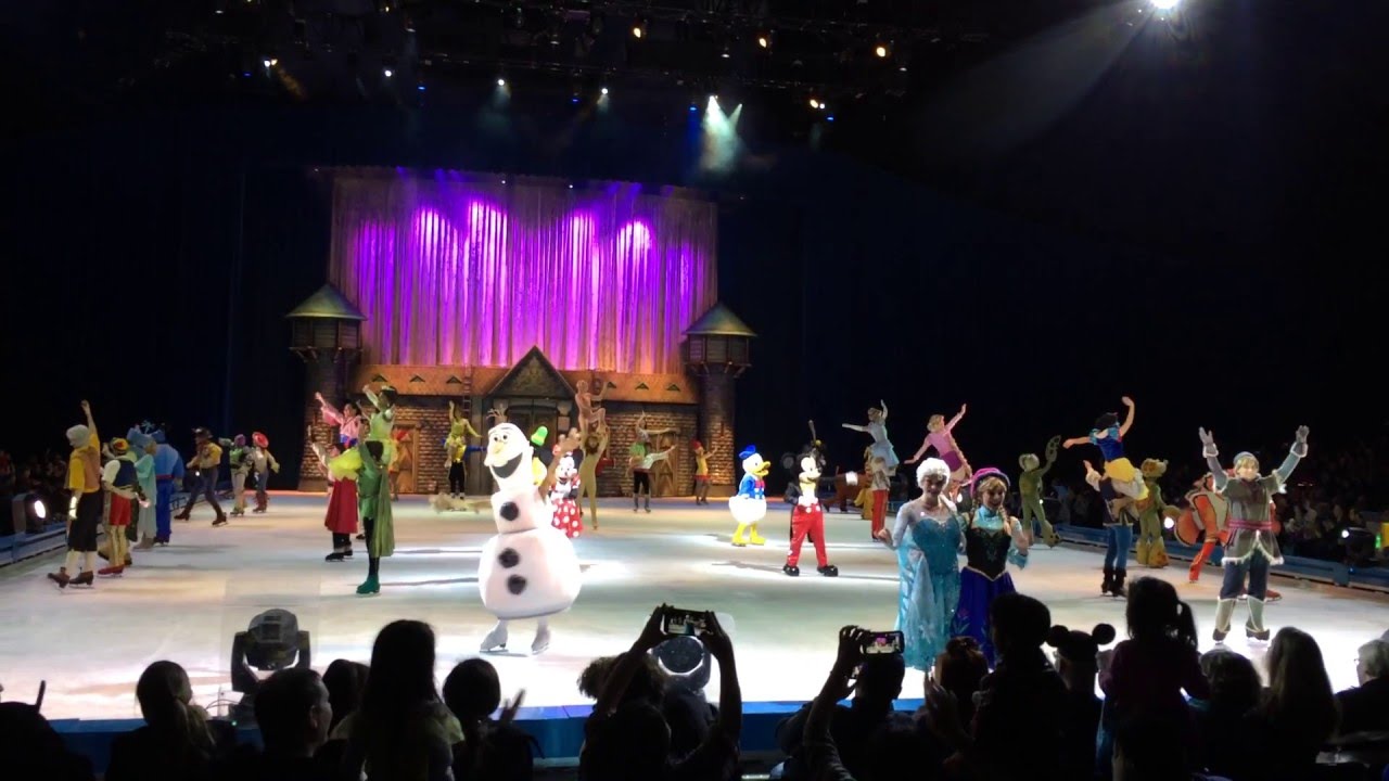 100 Years of Magic Disney on Ice Finale featuring Elsa, Anna and Olaf ...