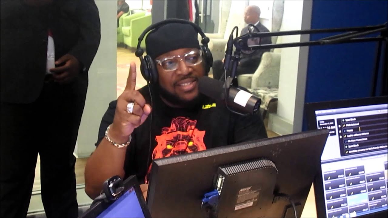 Marvin Sapp Motivational Moment on Vuma 103 Fm - YouTube