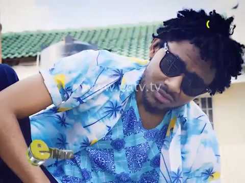 ENEWZ - Khaligraph John azua gumzo kupanda jukwaani akiwa ndani ya ...