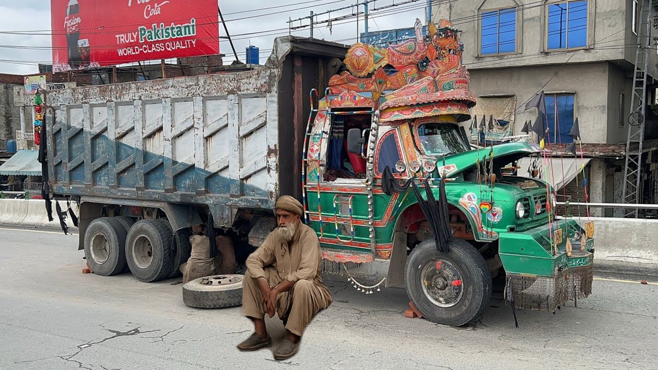 Truck’s Rear Axle Snapped on the Road | Brilliant Repair Brings It Back ...