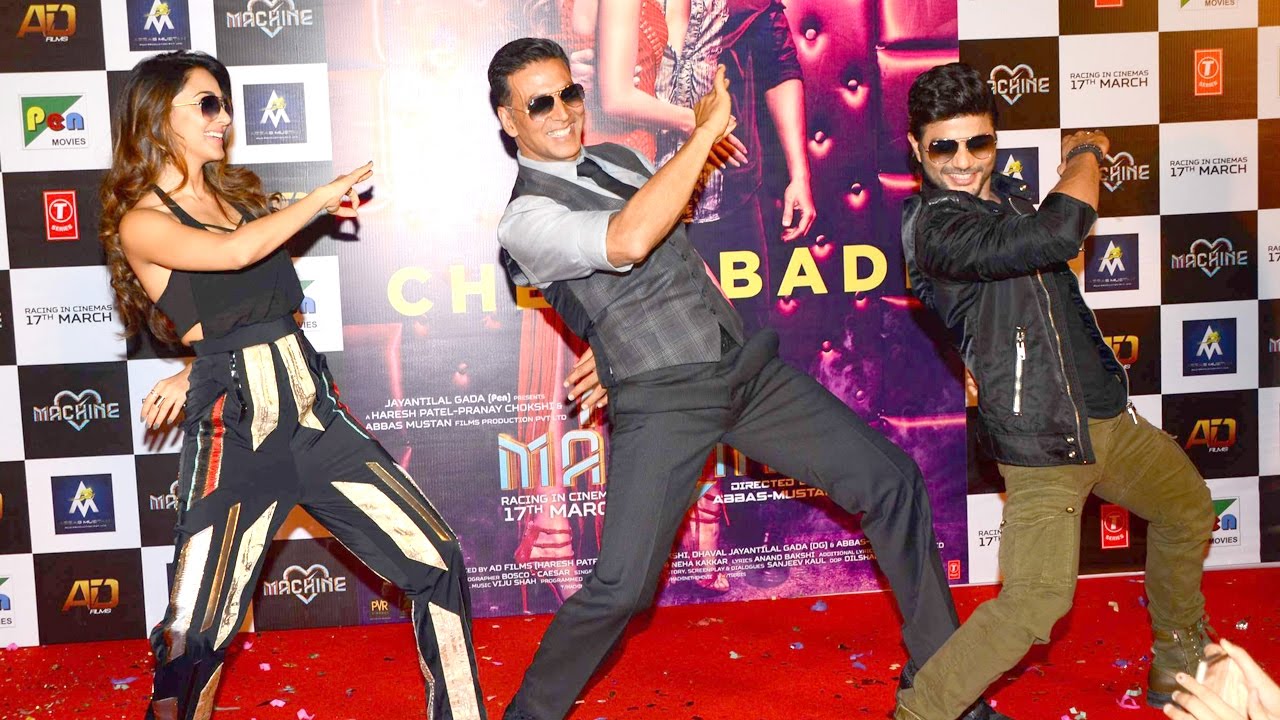 Akshay Kumar Dancing On Tu Cheez Badi Hai Mast Mast Remix Song After 22 ...