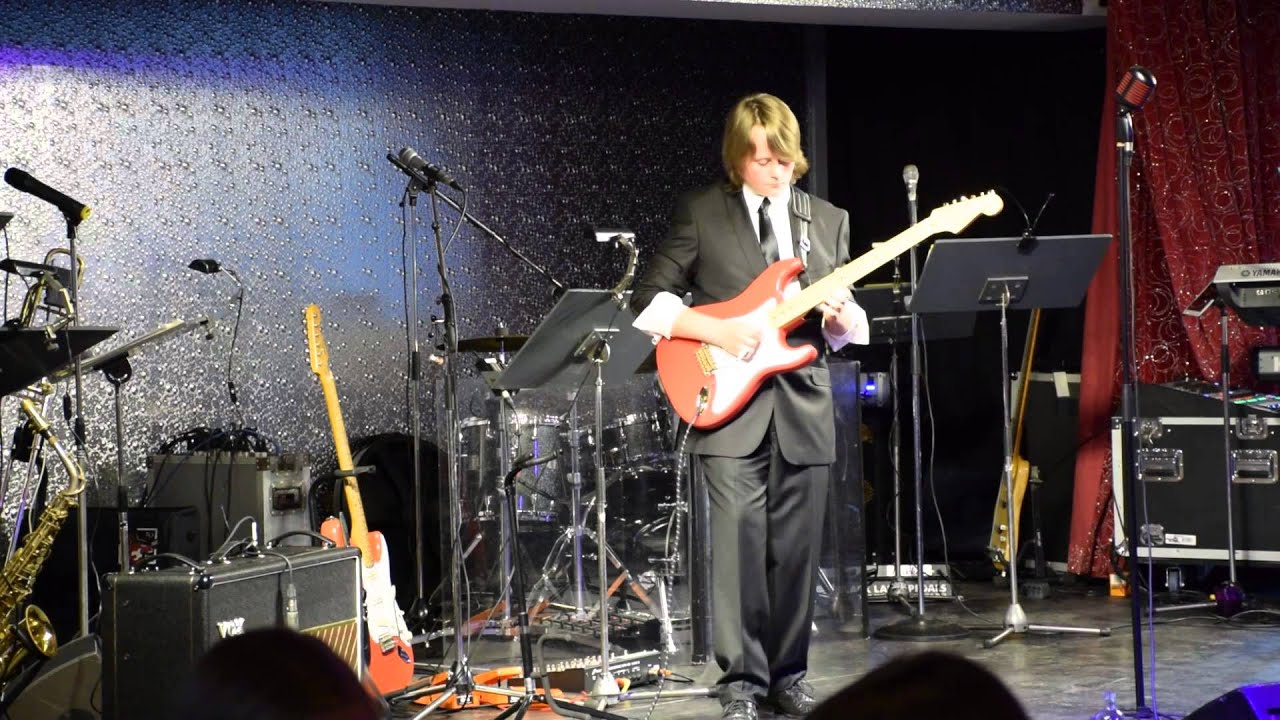 Jules Artist (first live performence) De Kaasboerin - YouTube