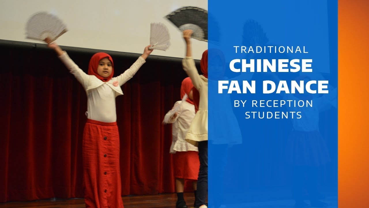 Traditional Chinese Fan Dance - YouTube