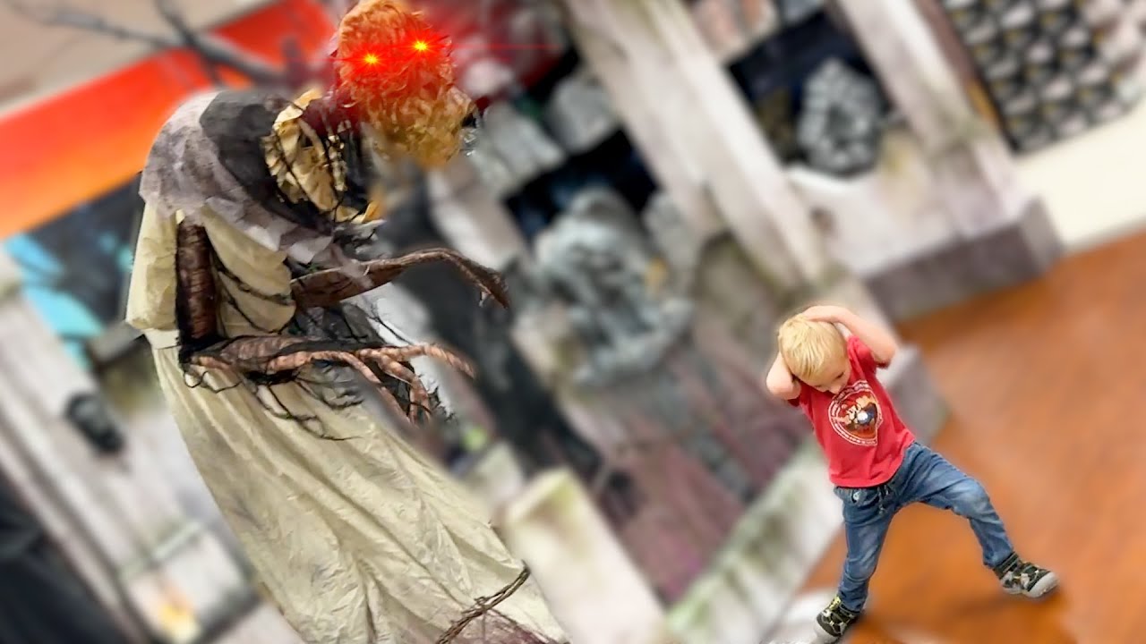 3 YEAR OLD SCARED AT HALLOWEEN STORE! - YouTube