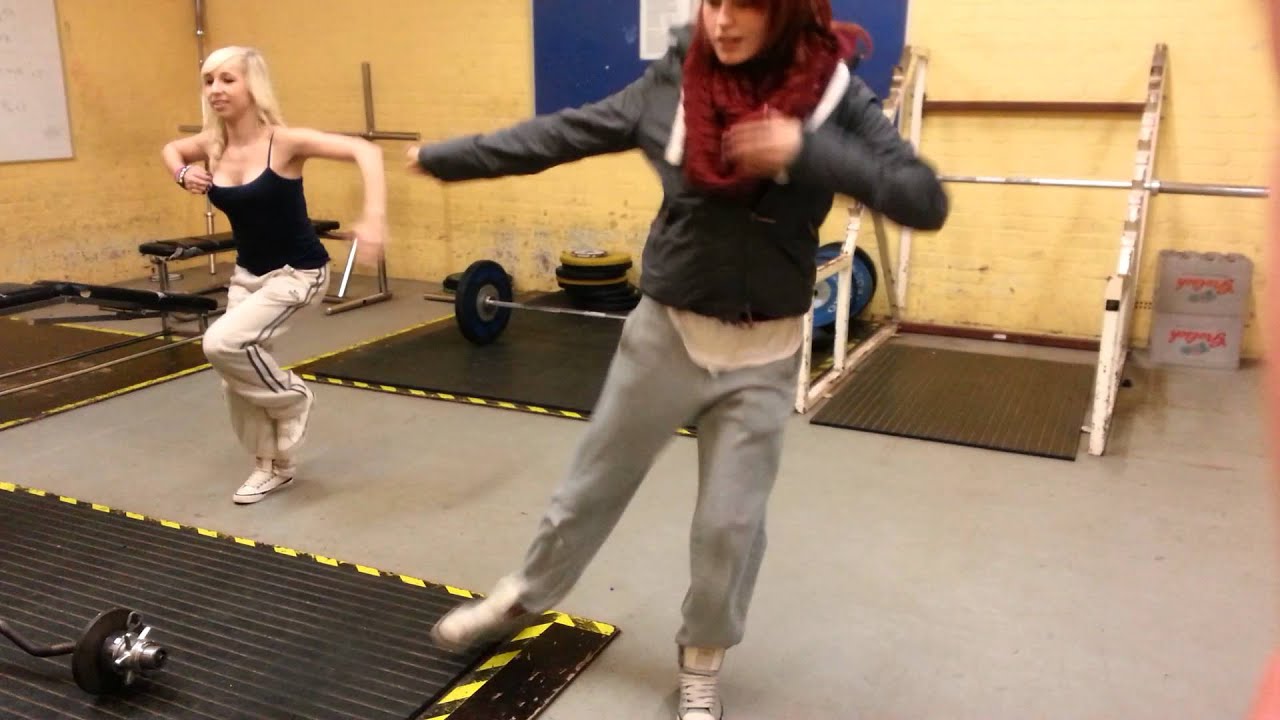 Street dance routine to low by flo-rider - YouTube