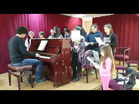 Dinle Burayı Çocuk Korosu- Pembe Düş