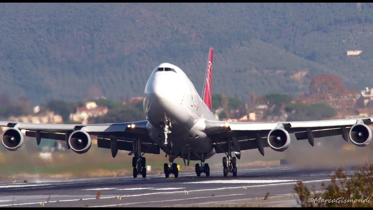 SUPER HEAVY TAKEOFF!! BOEING 747 carries Carrara MARBLE! - YouTube