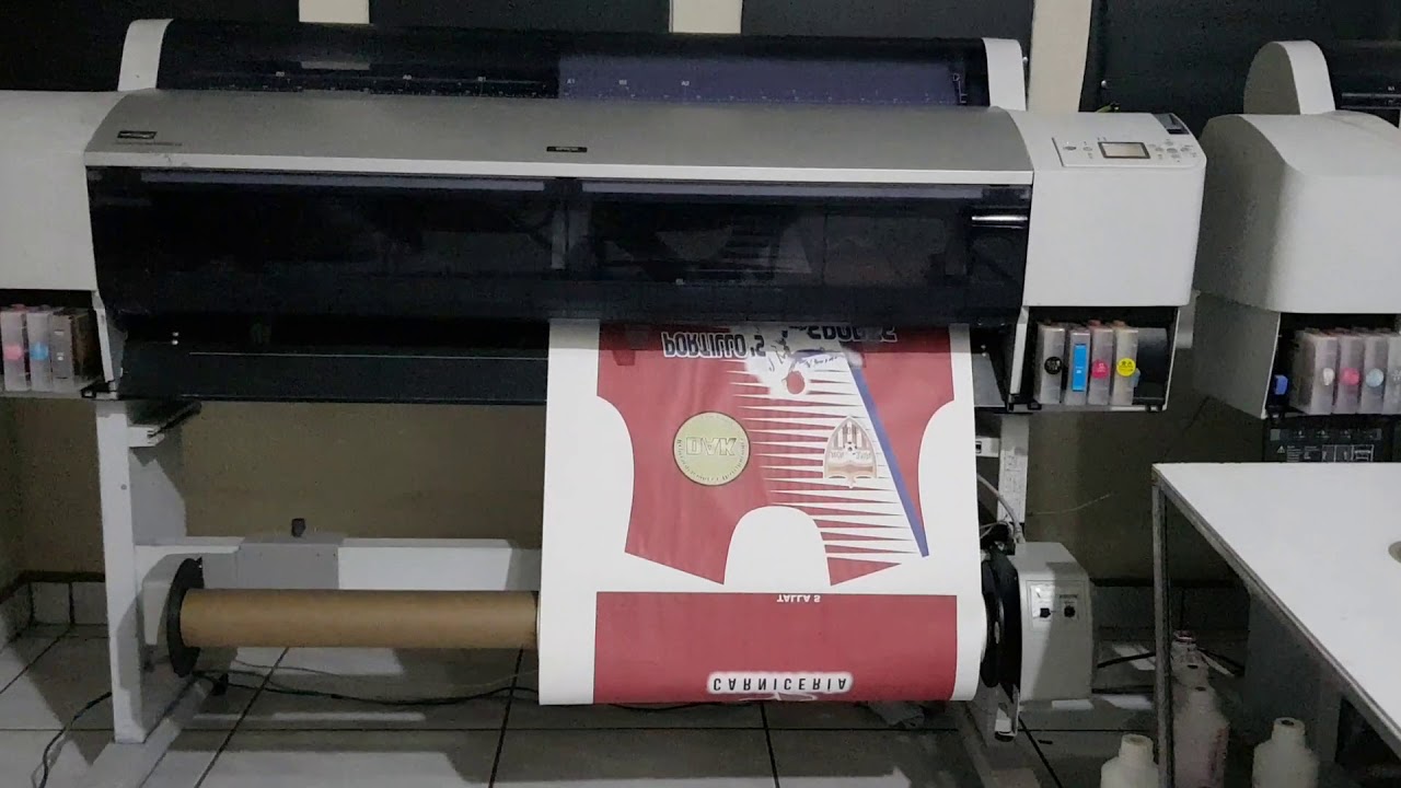 Epson Stylus pro 9800 printing with auto takeup reel - YouTube