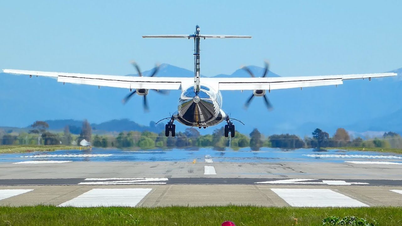 Air New Zealand ATR 72-600 Arriving and Departing Blenheim Airport ...