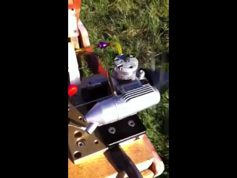 O.S. 40 FP r/c with Davis Diesel Development head - YouTube