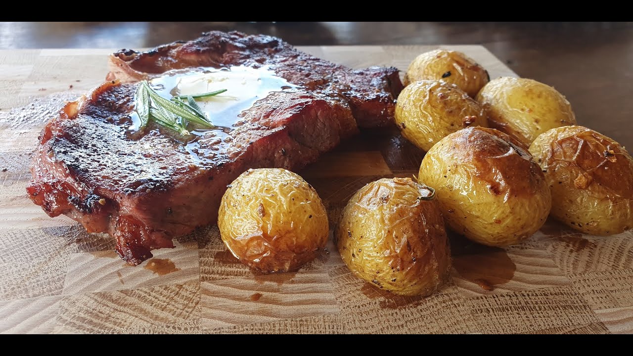 JAUTIENOS STEIKAS SU BULVYTĖMIS kamado BONO GRILYJE - YouTube