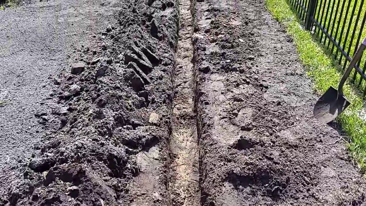 French drain installation. How to install a French Drain | DIY French ...