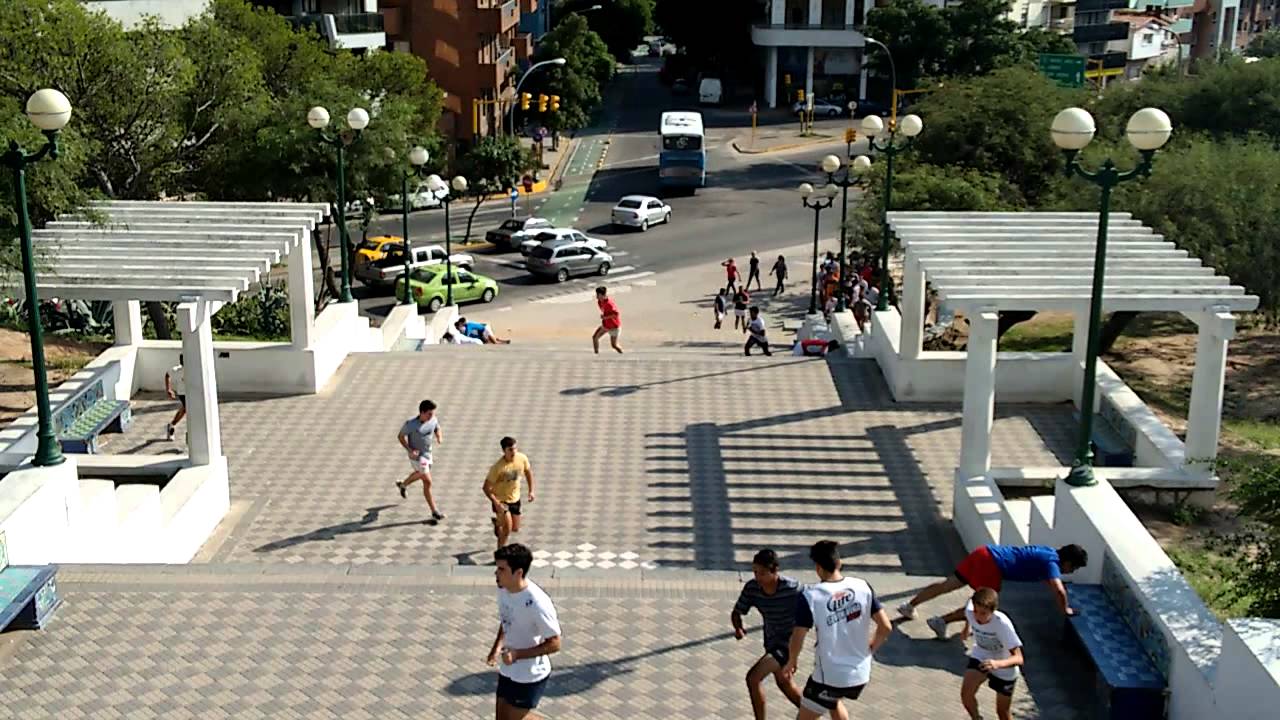 UNIVERSITARIO Córdoba - Pretemporada en la escalinata del parque ...