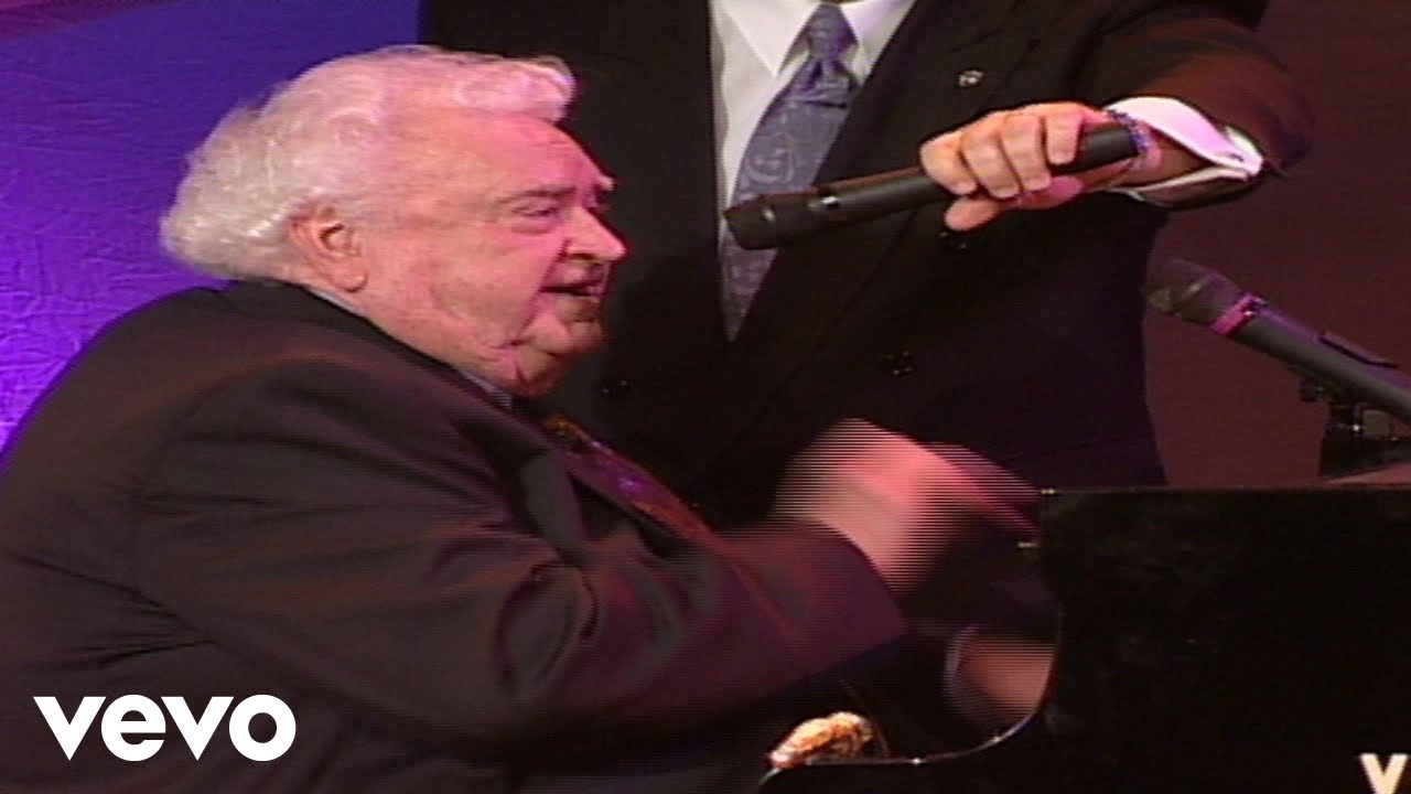 Bill & Gloria Gaither - Telling My Blues Goodbye [Live] ft. Howard ...