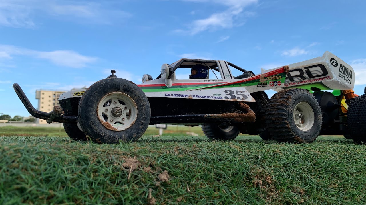Tamiya Grasshopper Dirt Track RC Fun with Timed Laps - YouTube