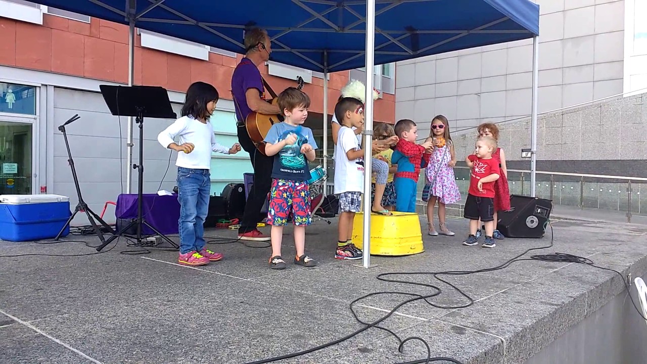 DANCING ON STAGE WITH ERICK TRAPLIN AT DISCOVERY SQUARE - YouTube