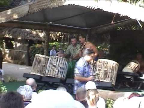 Hawaiian drums - YouTube