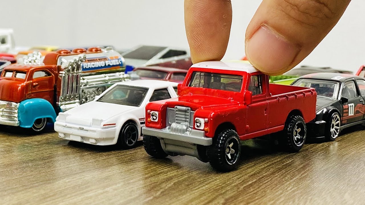 Stopping 1/64 Scale Diecast Cars Model by Finger - Amazing Cars ...