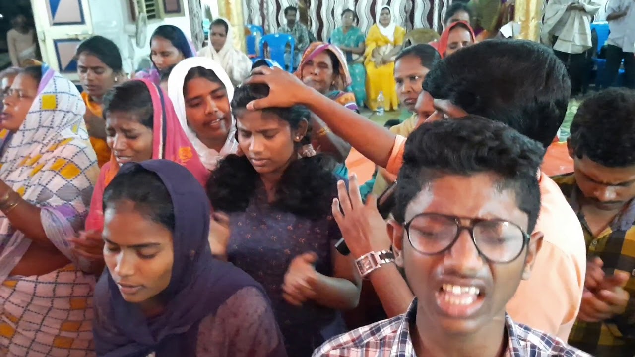 People receiving the Anointing of the Holy spirit | Johnny Ralston ...