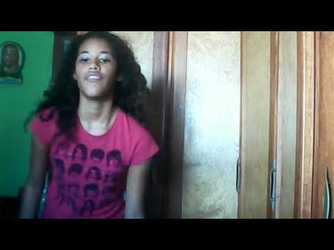 Menina dançando kuduro de 12 anos