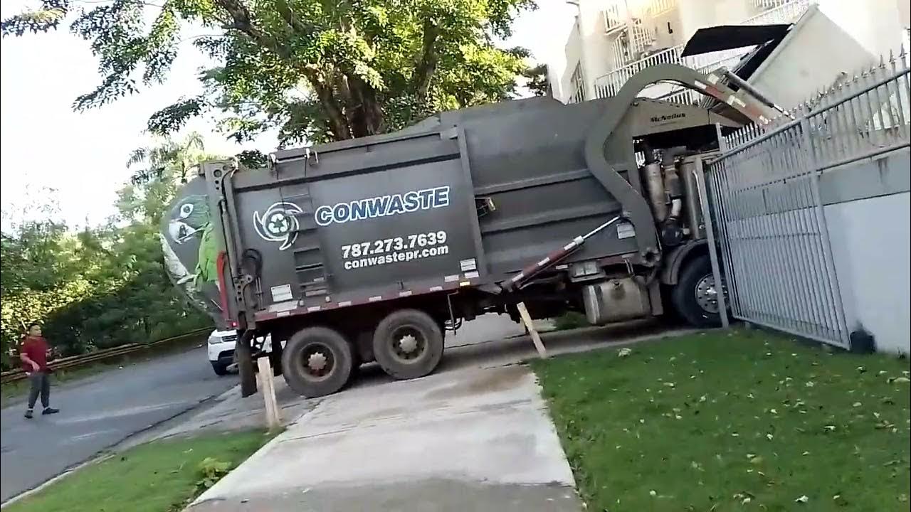 Garbage truck conwaste mcneilus - YouTube