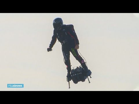 Man vliegt met flyboard Kanaal over- RTL NIEUWS