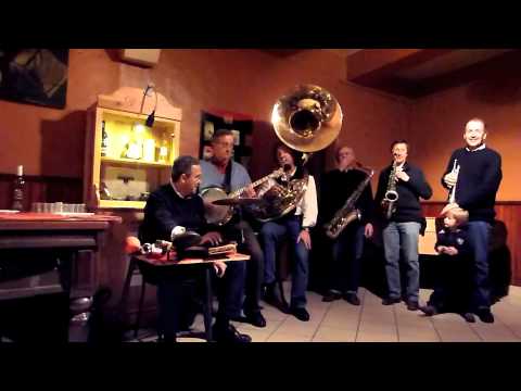 WASHBOARD WIGGLES (extrait) HOT ANTIC JAZZ BAND & JEFF GUYOT (F) - YouTube