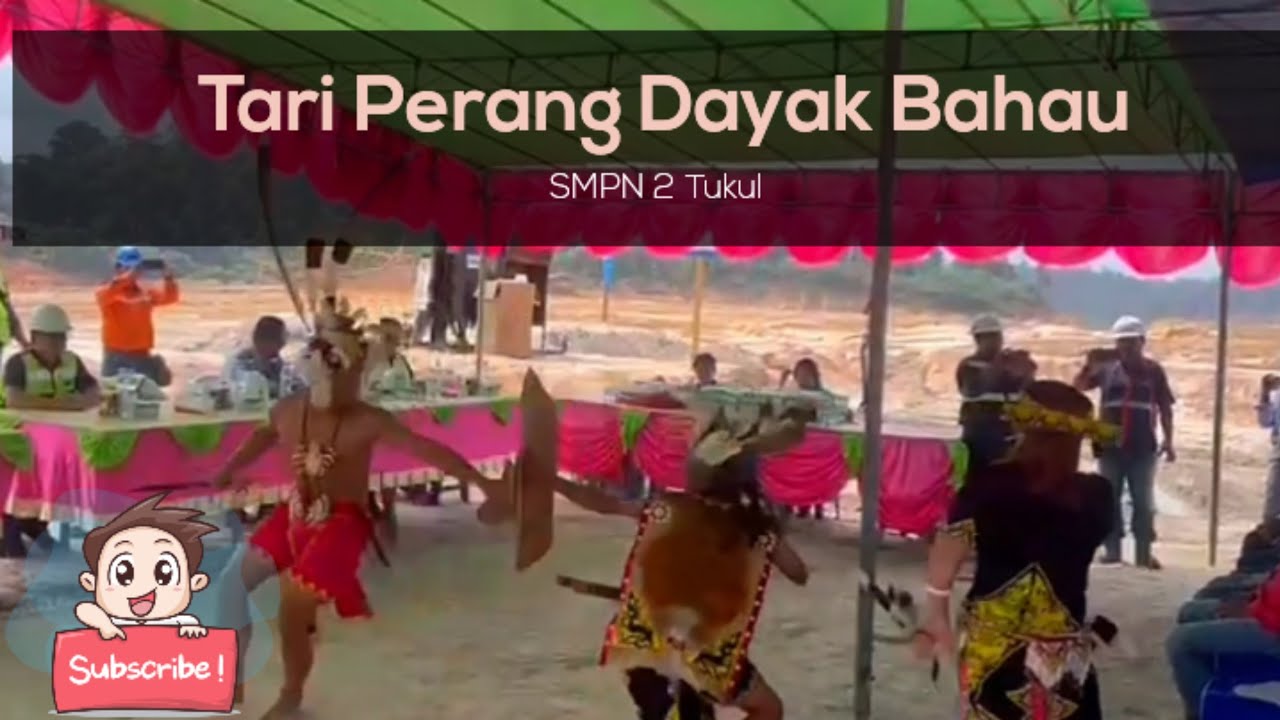 Keren! Penampilan Tari Perang Dayak Bahau - YouTube
