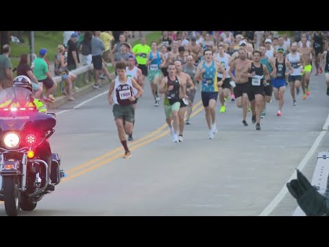 Moonlight 5K Run draws crowd in Williamsville - YouTube