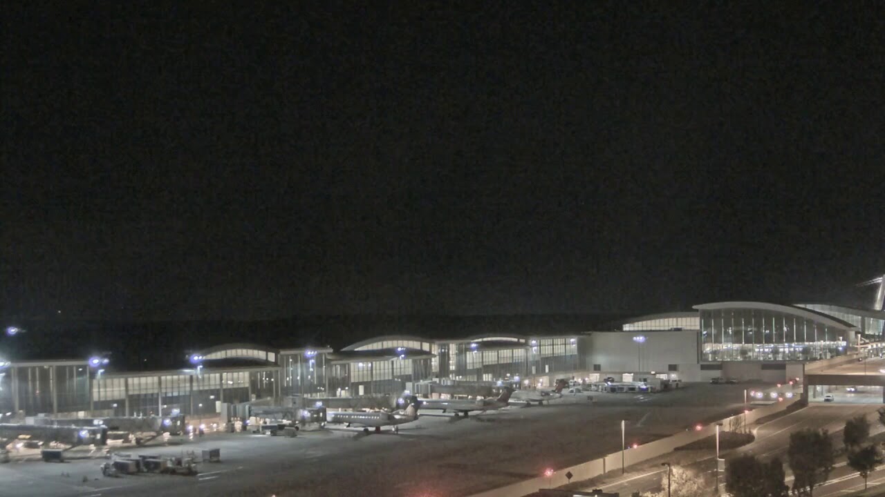 Frontier (Betty the Bluebird Livery) Airbus A320-214 [N230FR] landing ...