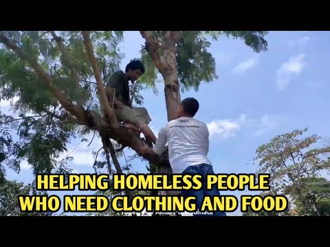 HELPING HOMELESS PEOPLE WHO NEED CLOTHING AND FOOD - YouTube