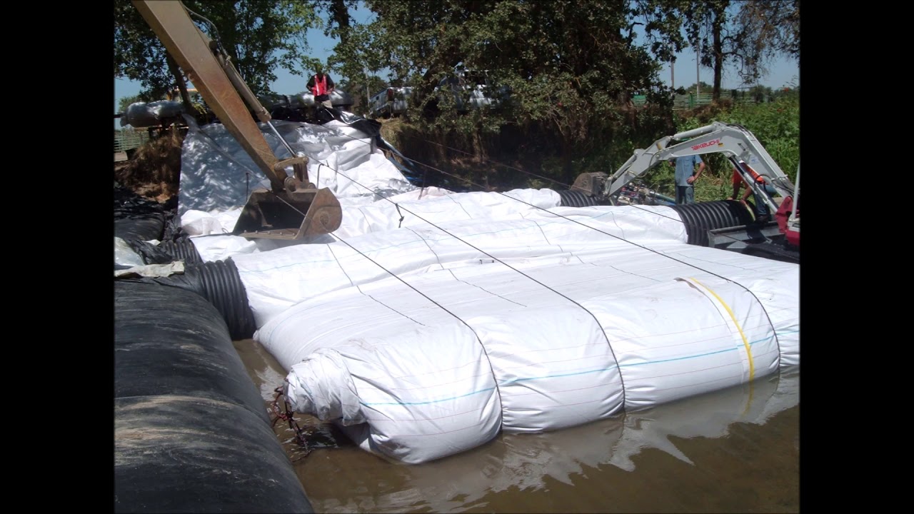 8ft AquaDam, Flume Pipes, Dry Creek, Rio Linda, CA 2004 - YouTube
