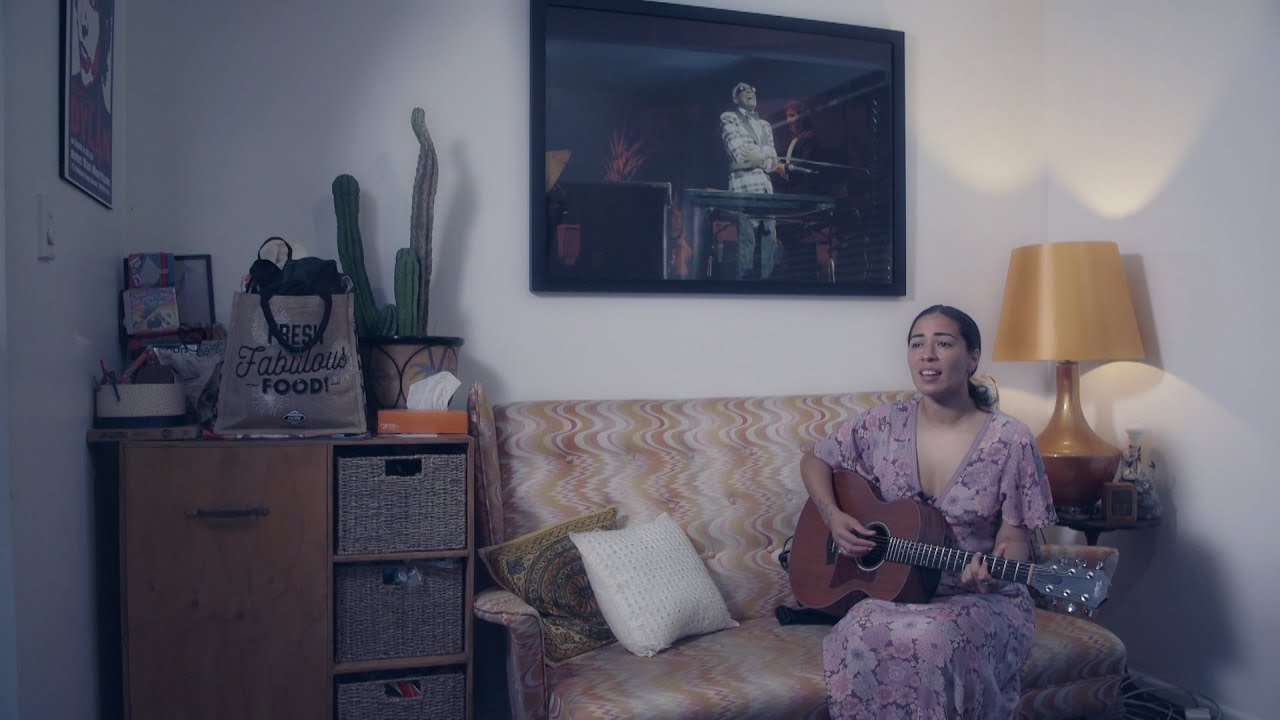 Sultry songstress Lou'ana casts her spell - YouTube