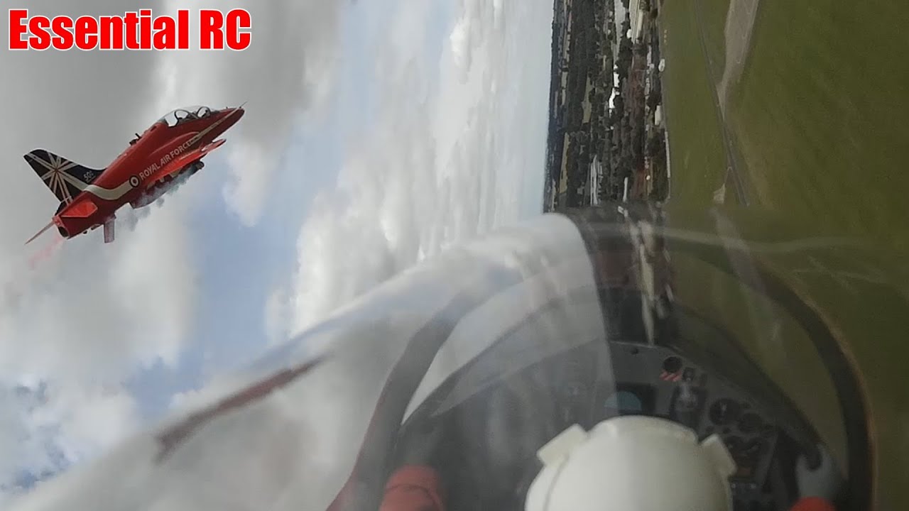 TIGHT formation FLYING with the "Reds Duo" (Flight 2) - YouTube