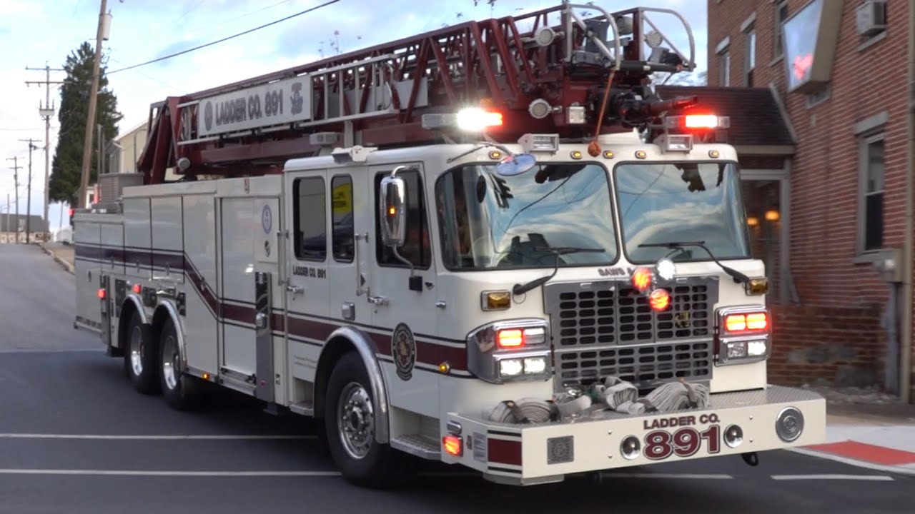 York Area United Fire & Rescue Truck 89-1 Responding 11/17/22 - YouTube
