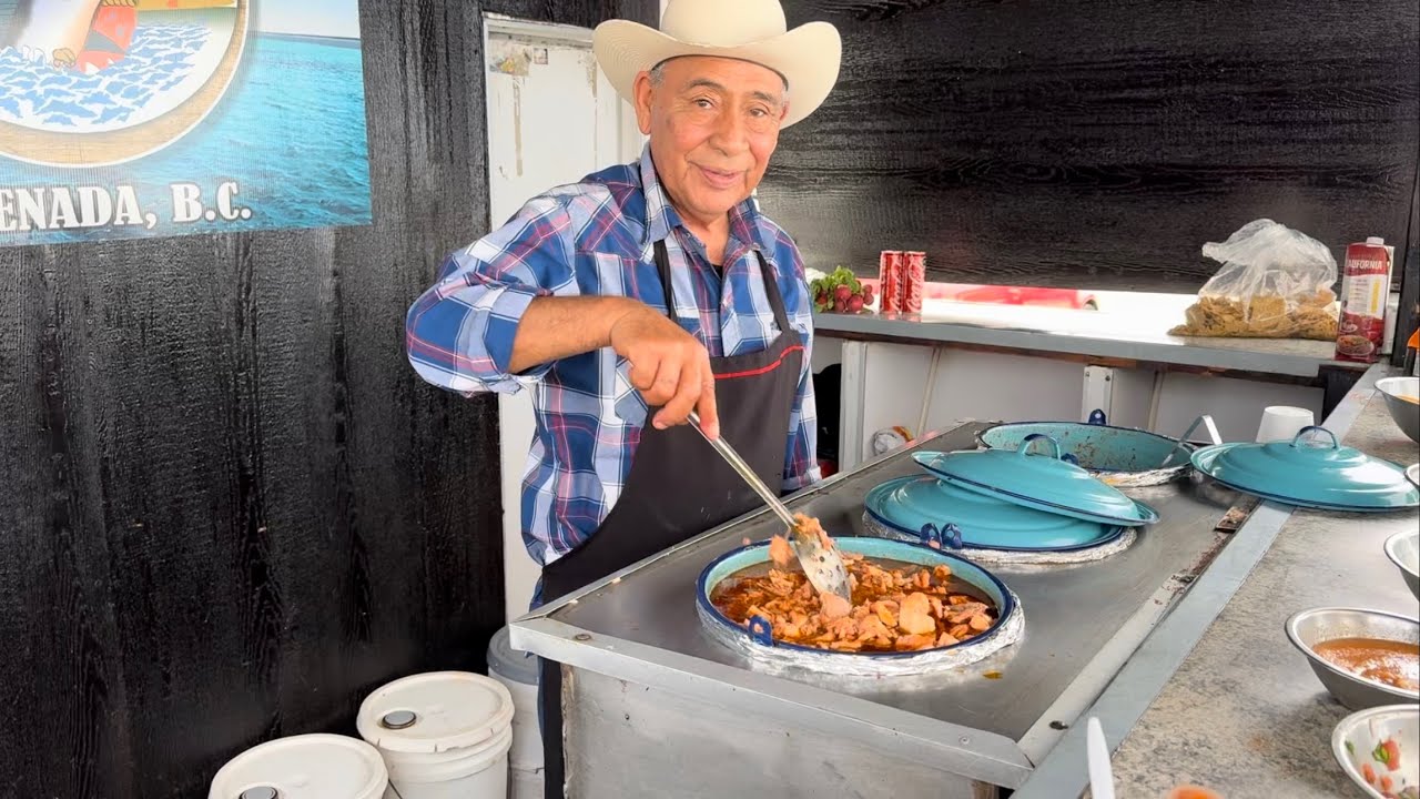 Trying out stingray tacos; cahuamanta. El tamazula - YouTube